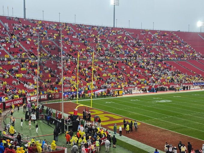 USC Notes: Largest Staff In America? – InsideUSC with Scott Wolf